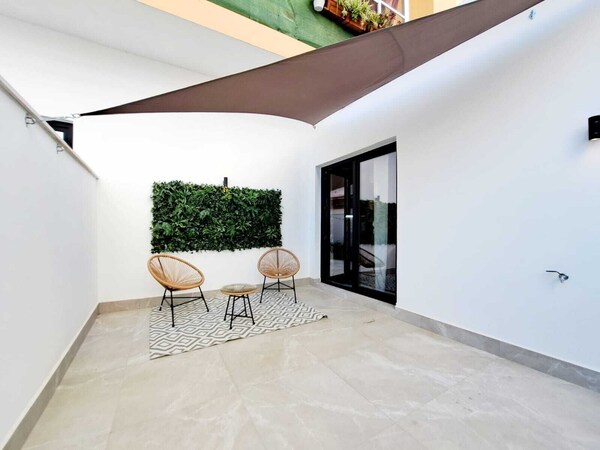 Apartamentos Apolo: In The Heart Of Torremolinos - Torremolinos