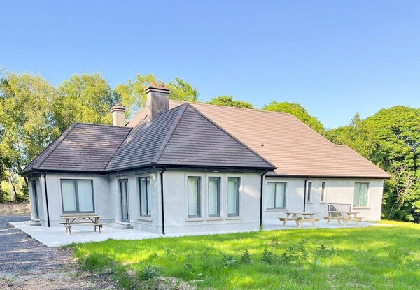 Lough Conn Haven Holiday Home - 발리나