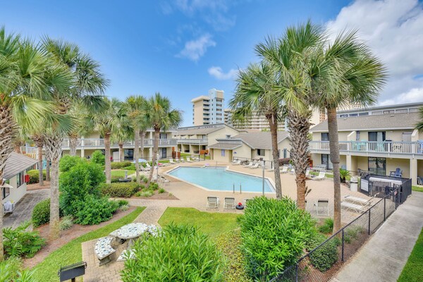 Chic & Elevated Decor: Beachfront Pcb Gem W/ Patio - Panama City, FL