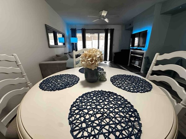 Lakeview Luxe 2br Townhouse- Movie Nights, Popcorn Dreams & Ocean City Vibes - Fenwick Island, DE