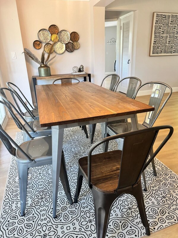 3-bedroom Cozy Retreat In Hollywood Lakes - Hollywood, FL