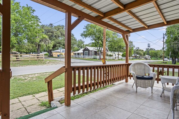 The Lazy Spur In Bandera - Bandera, TX