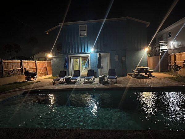 Neto's Nest, Private Pool, Steps To Beach, 5 Bedroom, Space X, Sleeps 15 - South Padre Island, TX