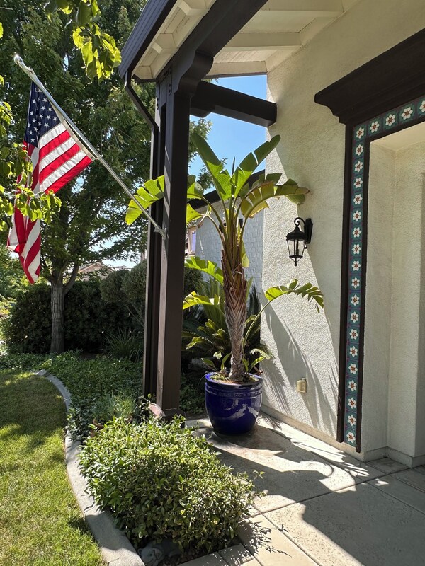 Charming Casita In A Tranquil Gated Community In Rocklin - Rocklin, CA