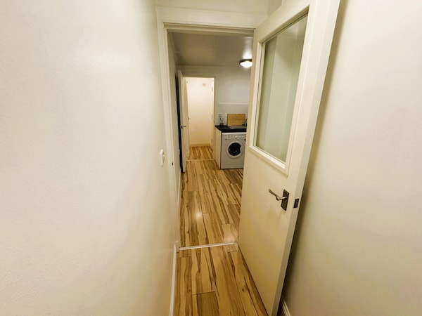 Charming Old Town Apt Just 10 Steps From The Royal Mile - The University of Edinburgh