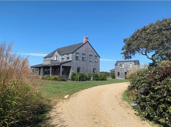 4-bedroom House In Madequecham With Ac, Wifi, Heated Pool + 10 Min Walk To Beach - Nantucket, MA
