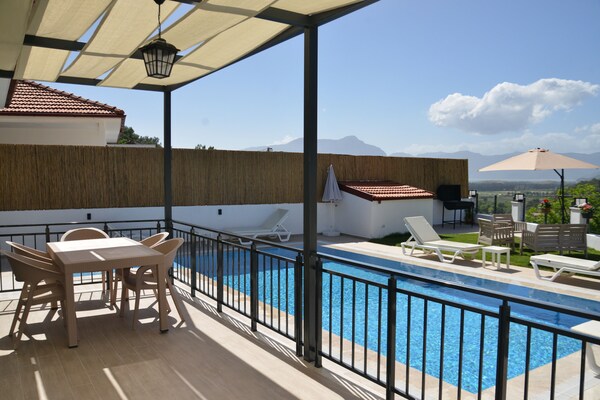 Villa With Lake And Forest View In Dalyan - Dalyan