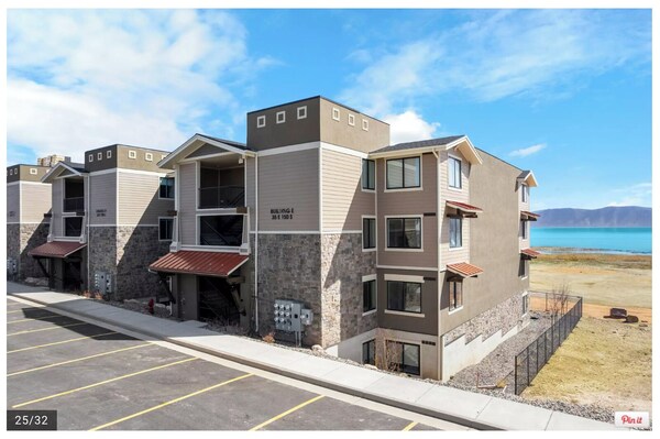 Suite 102 @ Water's Edge Resort - Bear Lake