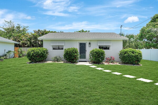New! Just Beachy - Beautifully Renovated - 1 Mile To Beach! - 네이플스