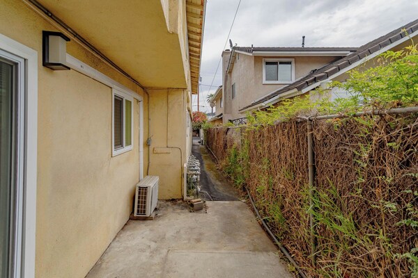 Remodeled 3-bedroom In Charming Alhambra With Ac, Wifi, Parking And Pet Friendly - Whittier, CA