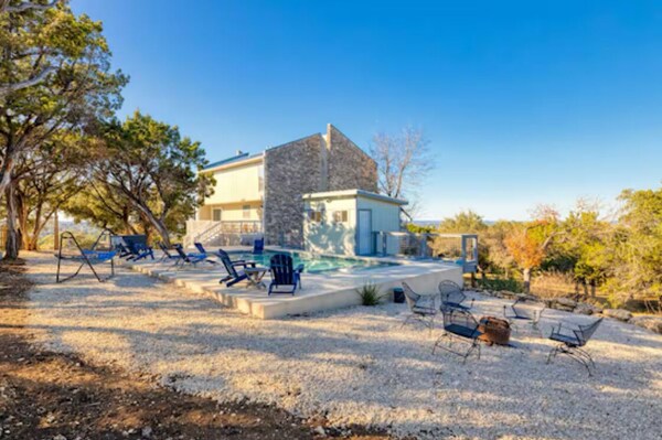 4000+ Sf 5/5.5 Villa - 11 Beds - Pool, Hot Tub, Spa, Fire Pit- Huge Game Room! - Wimberley, TX