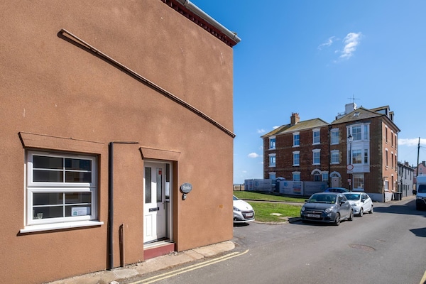 Pebbles, King St. -Sea View Apartment In Aldeburgh  - Aldeburgh Coastal Cottages - Aldeburgh