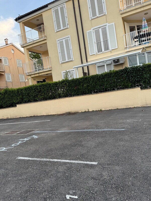 Two Bedroom Apartment With Terrace And Sea View Vantačići, Krk (A-24504-a) - Malinska