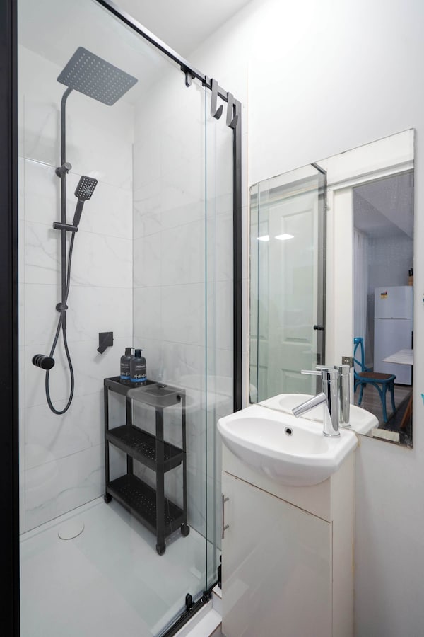 Brunswick 1br: City & Comfort - Kensington