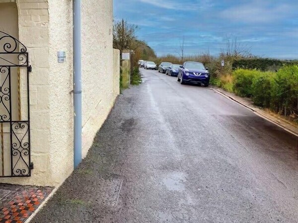 Sleeps2-freeparking-contactlesscheckin-glastonbury - Glastonbury