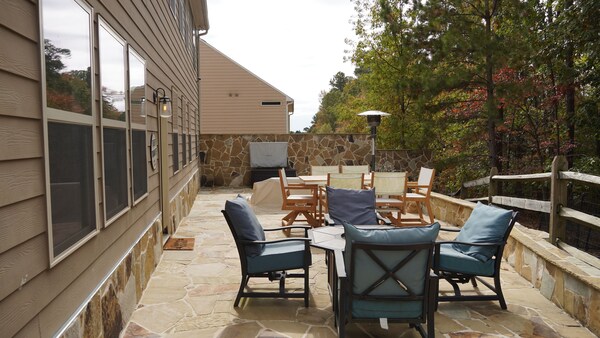 Spacious House 4br, Home Theater, Gym, Bbr, Bar - Acworth