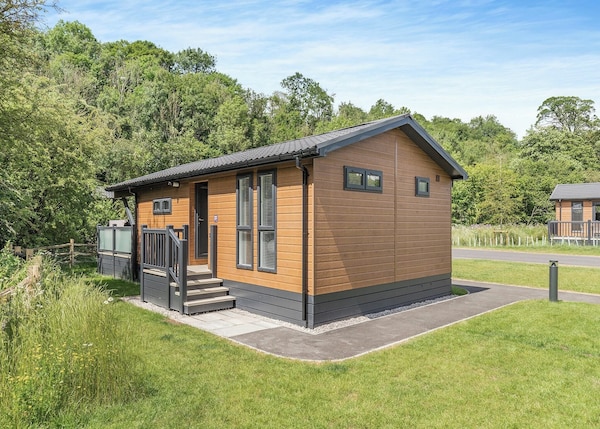1 Bedroom Accommodation In Caerwys - Wales
