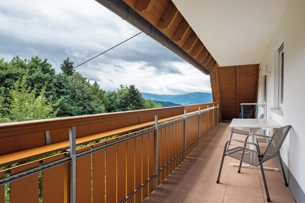 Ferienwohnung 'Faller' Mit Bergblick, Privatem Garten Und Wi-fi - Stegen