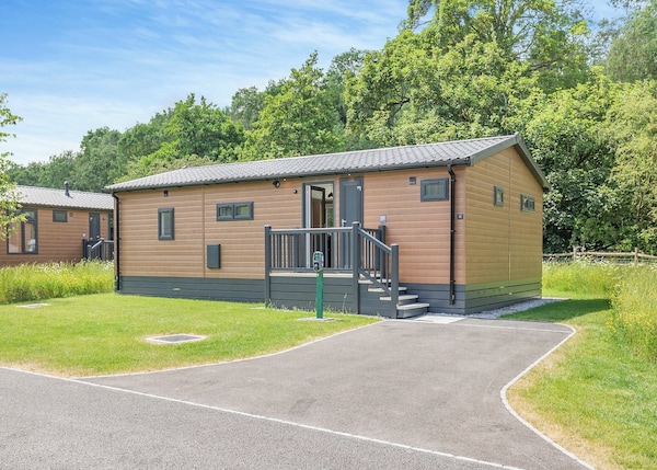 2 Bedroom Accommodation In Caerwys - Wales