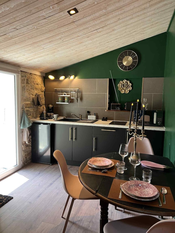 L'echappée Bulles, Gîte Romantique Avec Spa Privatif, Amour Et Détente - Surgères