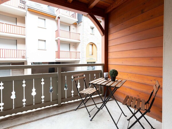 Downtown Duplex: Pool, Sauna, Parking, Pet-friendly - Saint-Lary-Soulan