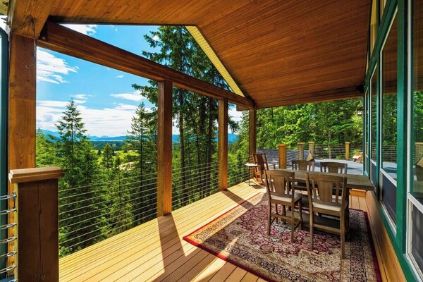 Hot Tub, Mountain Views, Boat Parking & Private Suite  Sleeps 10 - Sandpoint, ID