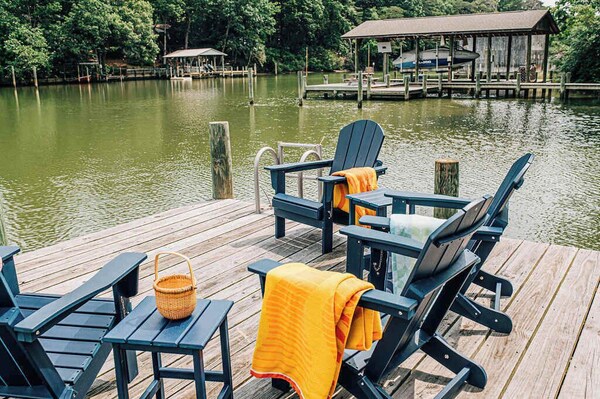 Dreamy Waterfront+hot Tub+kayaks+deck+dock+games - Deltaville, VA