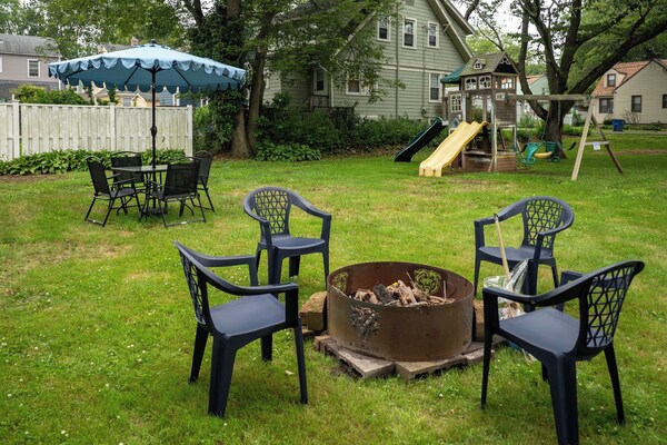 Nautical 3br Sleeps 8 @ Tweed Airport W/ Fire Pit + Smart Tvs Near Beach & Yale - Milford, CT