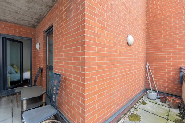 Charming 3bd Retreat With Balcony, East London - Chingford