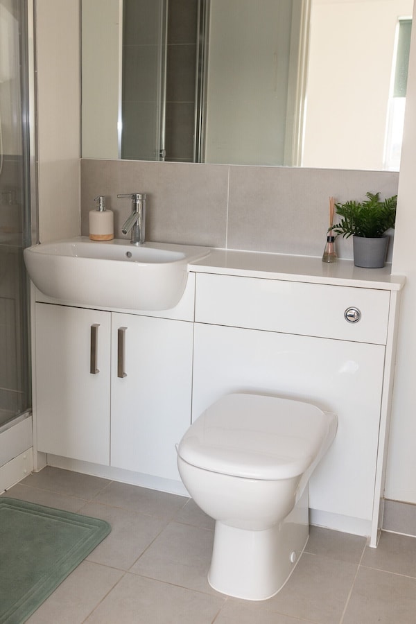 The Comfy Hatfield Nest - St Albans