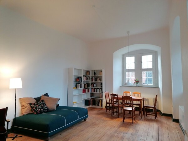Atelierwohnung In Mittelalterlicher Burg Aus Dem 14. Jahrhundert Am Weserradweg - Petershagen