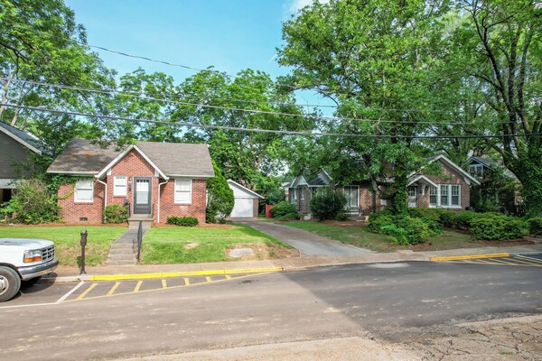 South End Zone On 11th By Apex Short Term Stays - Oxford, MS