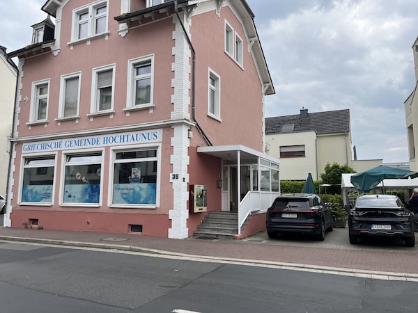 Apartment-eigenes Badezimmer-business-strassenblick - Friedrichsdorf