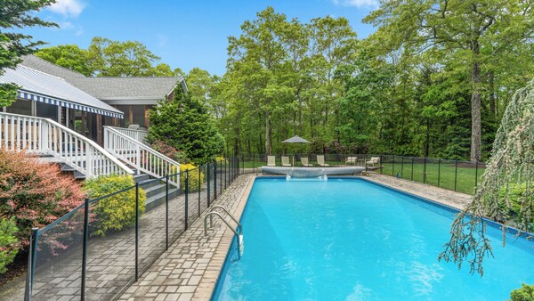 Stylish Five-bedroom Oasis W/ Pool, Minutes From Beaches, Wineries & The... - Riverhead, NY