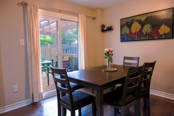 Comfy House In Ajax - Ajax
