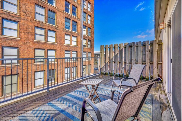 Charming Loft In Lovely Dt Cleveland - Free Parking - Balcony - Gym - Case Western Reserve University, Cleveland