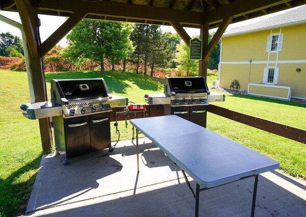 Modern, Fully Renovated Studio! - Horseshoe Valley