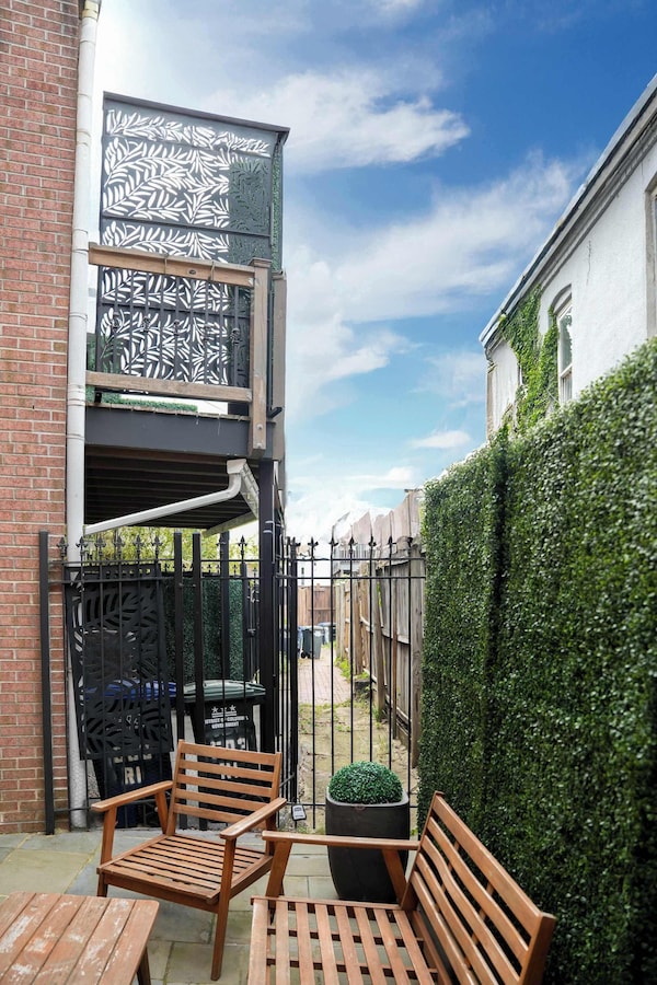 Stylish Shaw Oasis  Modern, Bright & Sleeps 6 - Falls Church, VA