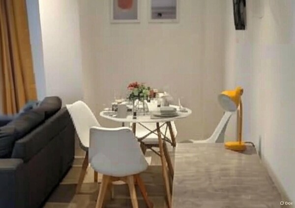 One Bedroom | Close To St Albans Train Station | Sleeps 2 | City Center | Modern - Watford