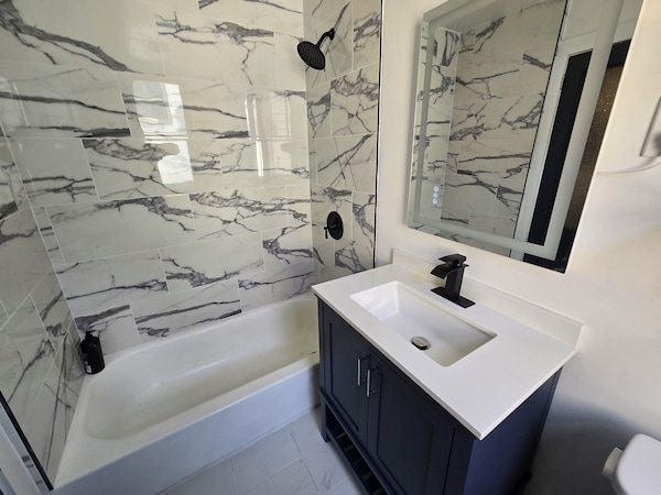 Charming 2-bedroom Apartment With Ac, Wifi In Jersey City - Jersey