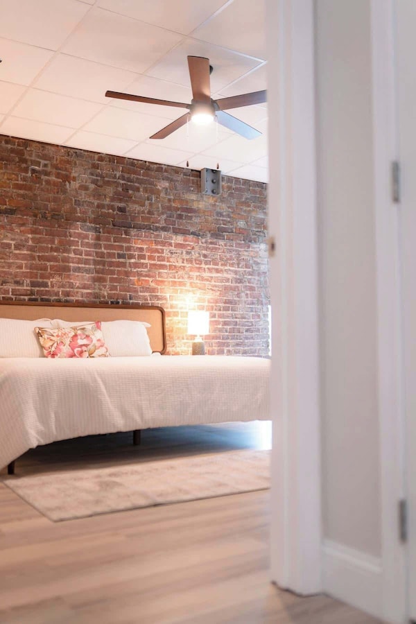 Clean + Convenient In Dntown Lex - Lexington, KY