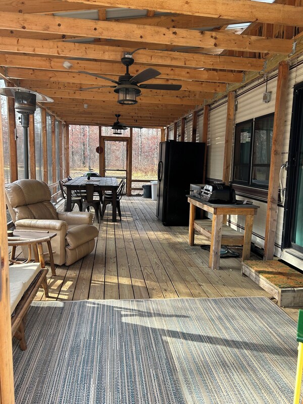Charming 2-bedroom Cabin With Screened In Outdoor Living Space In Serene Crivitz - Wisconsin