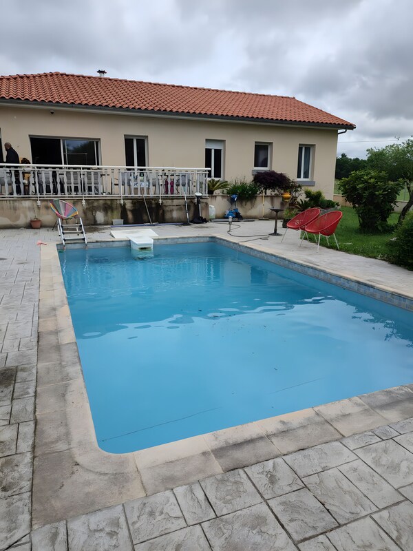 Holiday Home 'Maison Zoé' With Private Pool, Private Terrace And Wi-fi - Lannemezan