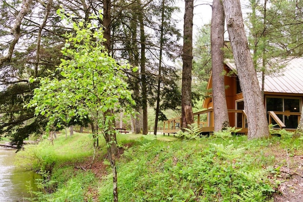 Pere Marquette River Fishing Cabin 2 - Baldwin, MI