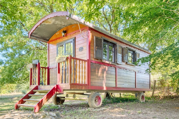 Petite Maison "La Roulotte Rouge" Avec Jardin Privé, Balcon Et Wi-fi - Périgord