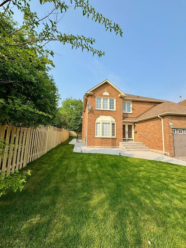 Welcome To Our Beautifully Renovated 2br Basement | Minutes From Yyz - Brampton