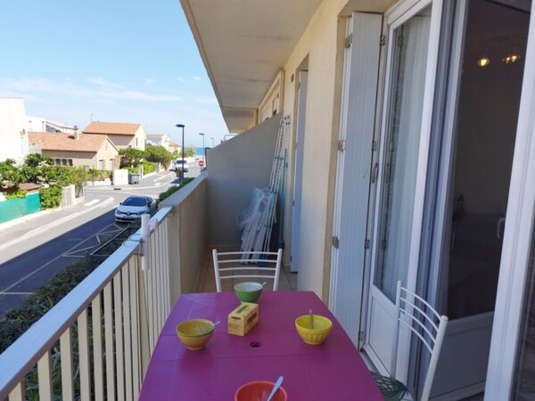 T3 Confortable Avec Terrasse Et Parking à 100m De La Plage, Pour 6 Personnes à Narbonne-plage - Saint-Pierre-la-Mer