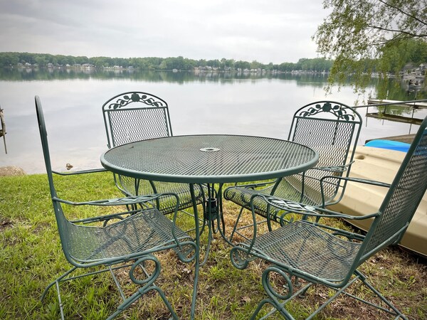 Lake Front Cottage | Kayaks | Game Table Fun - Middlebury, IN