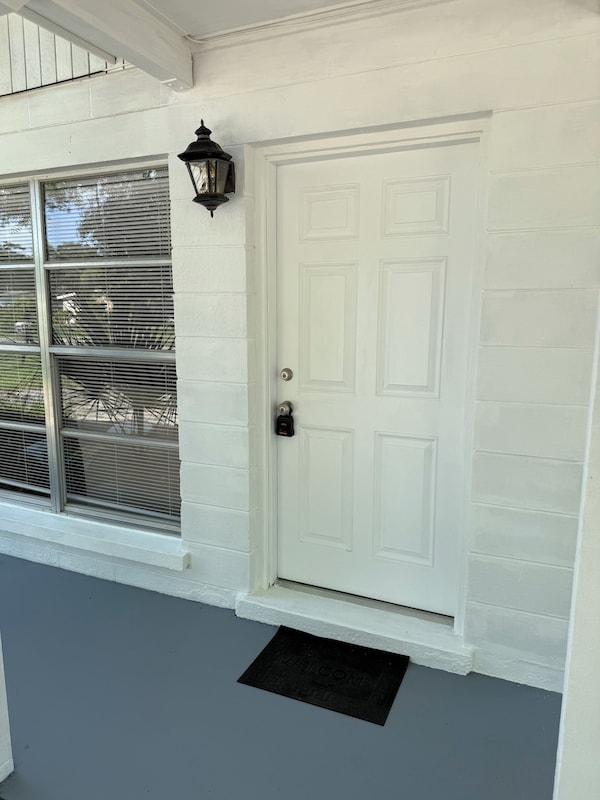 2-bedroom Secondary Suite In Lovely Sarasota - Sarasota