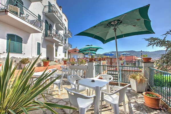 Seaview Pool Retreat - B25, Andora, Italy - Cervo